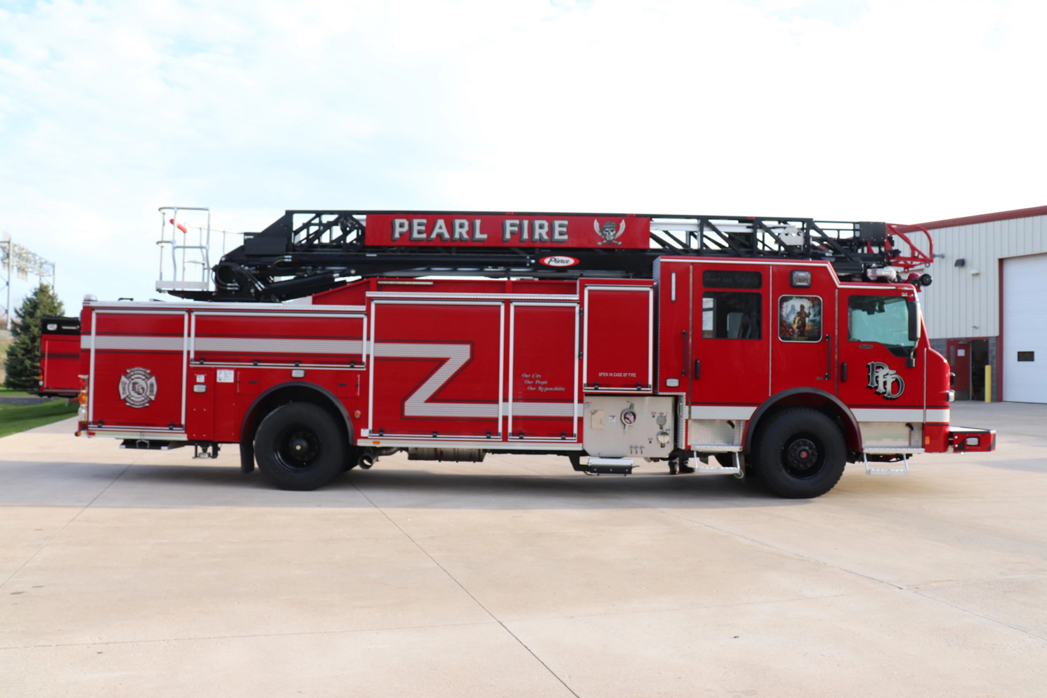 Pierce Velocity PUC 75' Aerial to Pearl Fire Department - Emergency ...